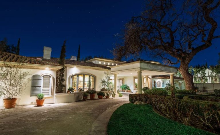 Celebrity Jeri Ryan's House in Southern CA is Beautiful