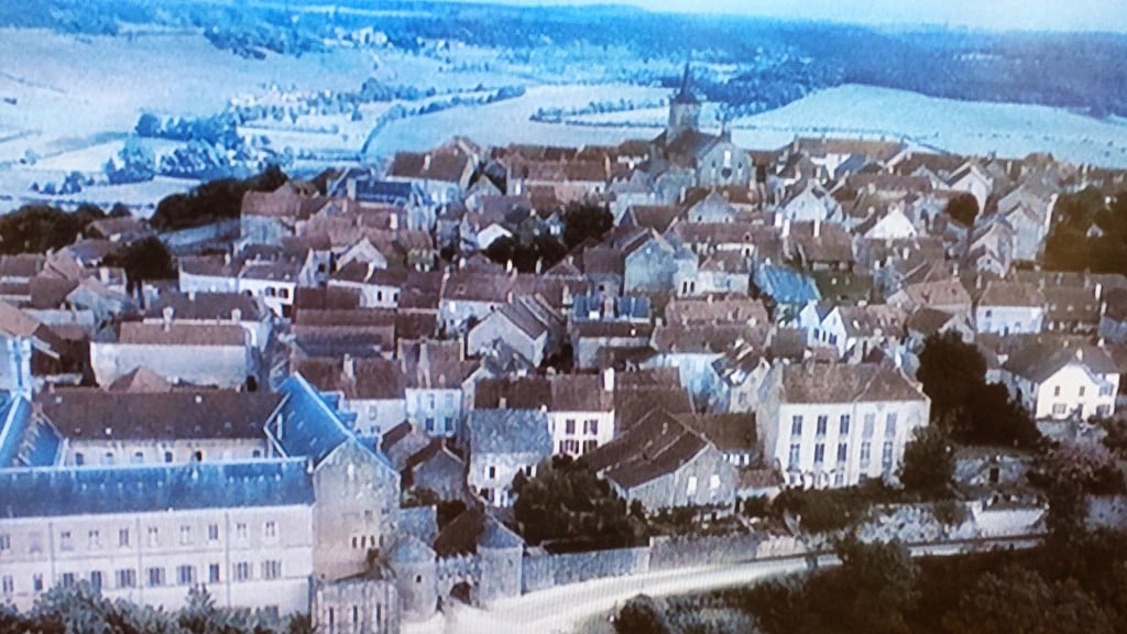 Chocolat Movie A Romantic Comedy Set In An Old World Village