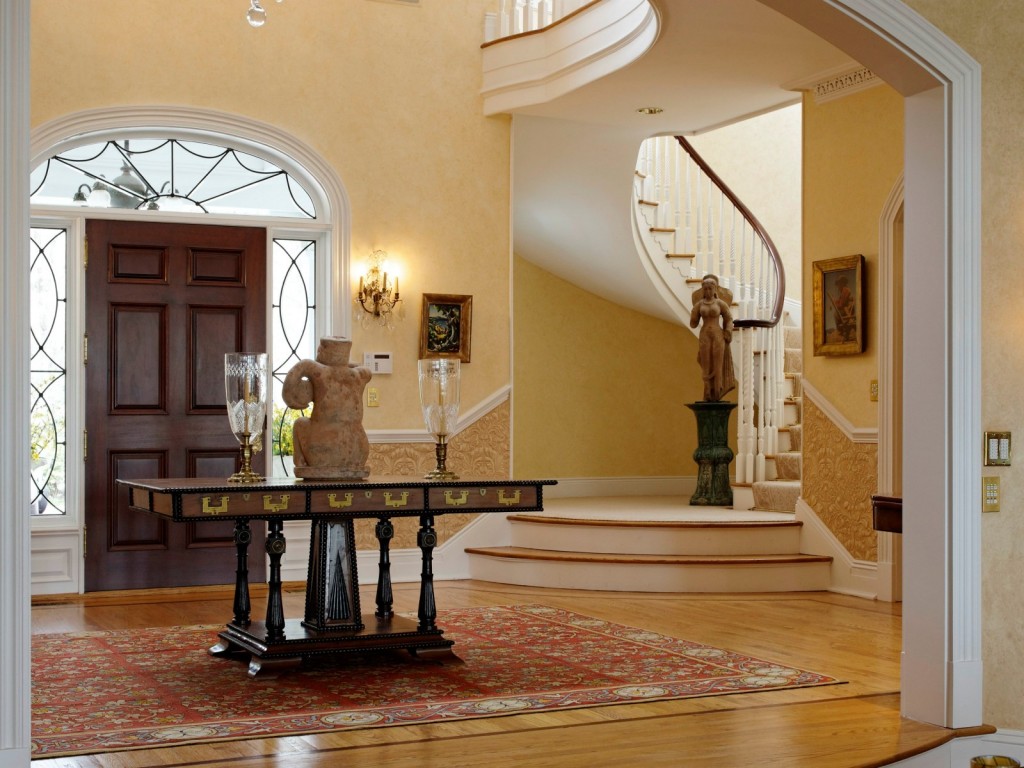 Ron Howard Selling His Connecticut Victorian Home on