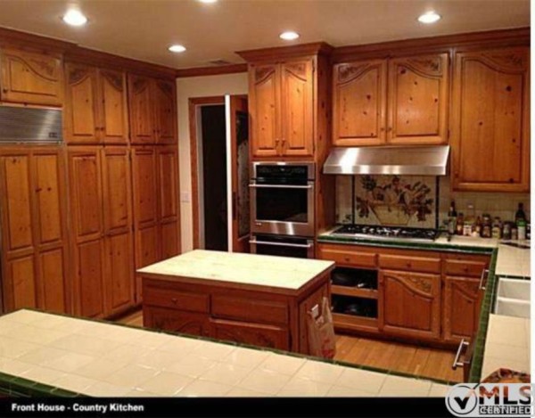 A Very Brady Bunch House to Buy - Christopher Knight