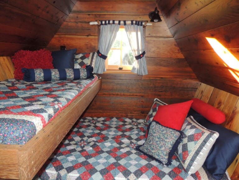 A Rickety Shack That is Straight Out of a Cartoon – Tiny Houses